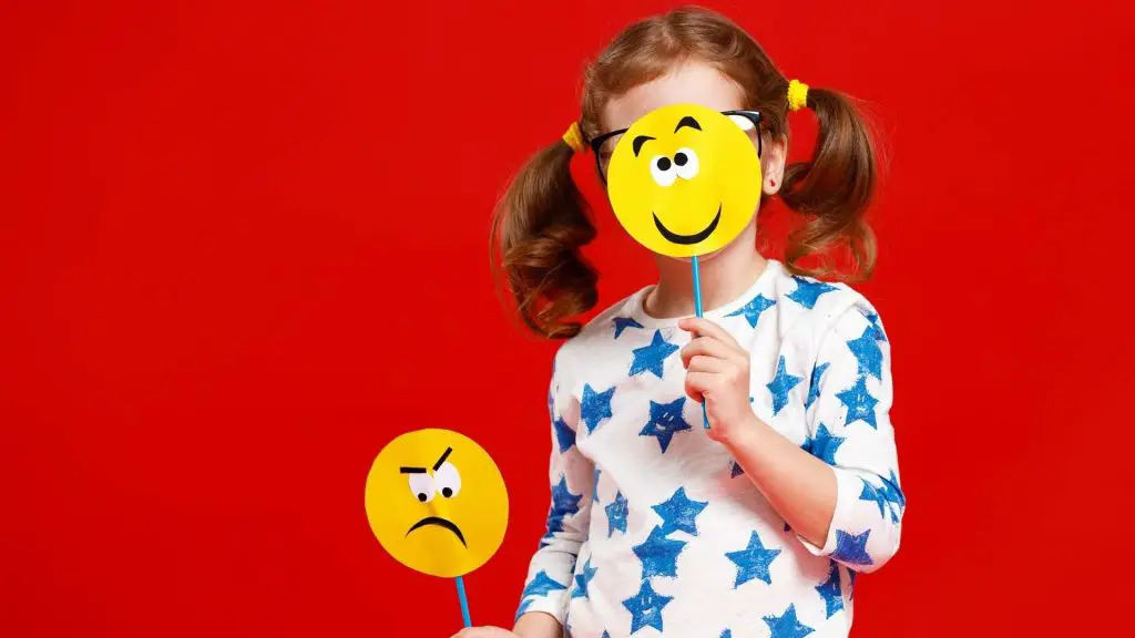 5 Essential Tips On How to Help A Distracted Child - Dad Gold