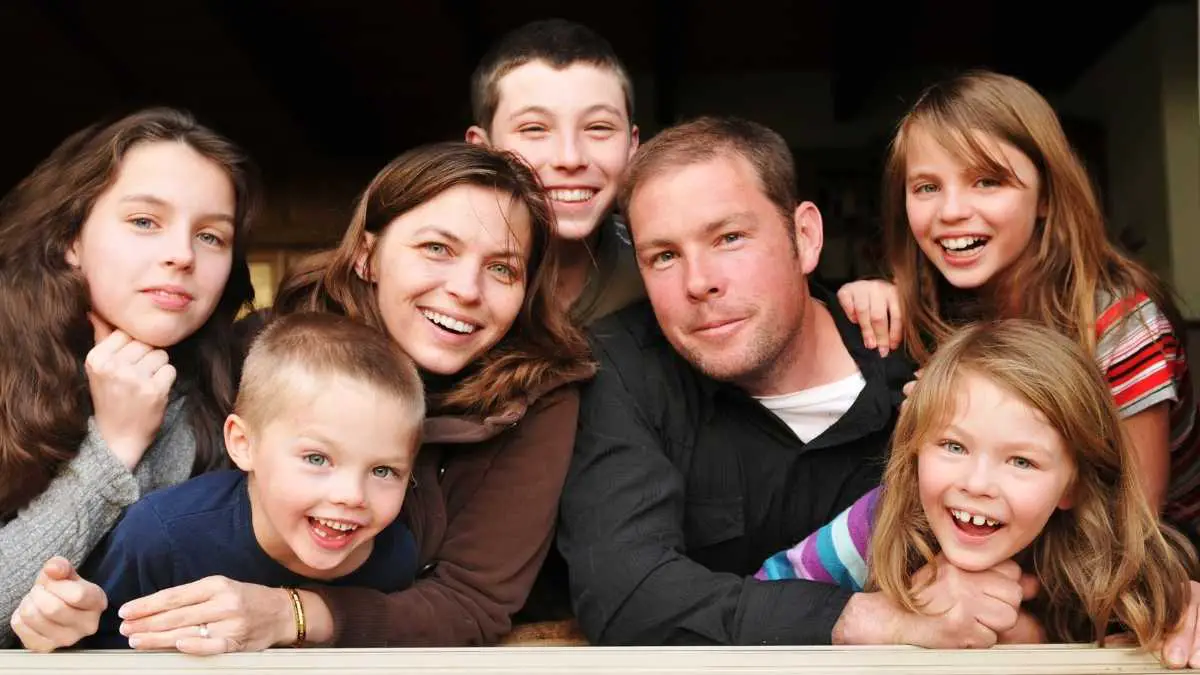 Early Fatherhood - Here Are 8 Key Benefits - Dad Gold