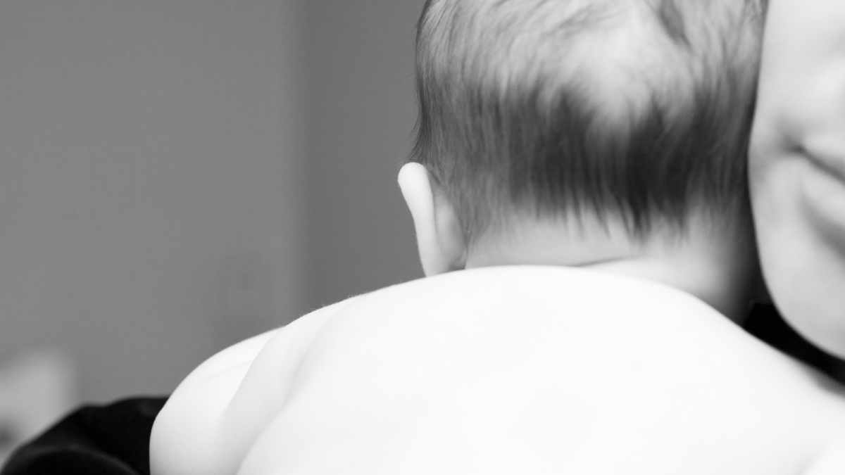 When Do Babies Start To Show Affection? Here Is My Guide - Dad Gold