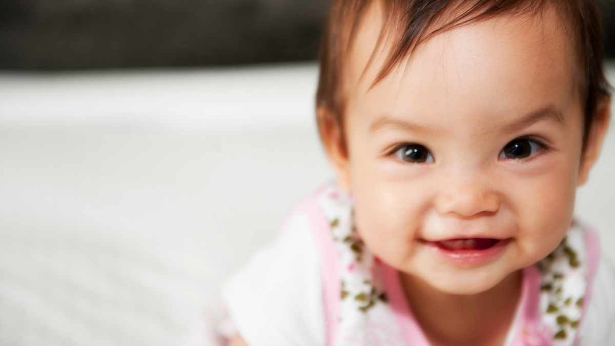 When Do Babies Start To Show Affection? Here Is My Guide - Dad Gold