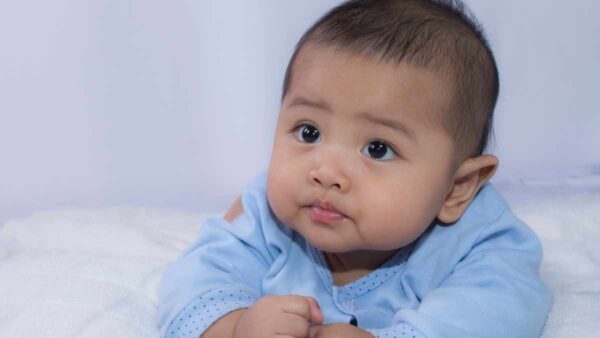 When Do Babies Start To Show Affection? Here Is My Guide - Dad Gold