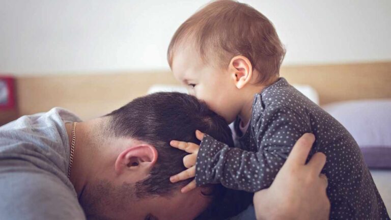 When Do Babies Start To Show Affection? Here Is My Guide - Dad Gold