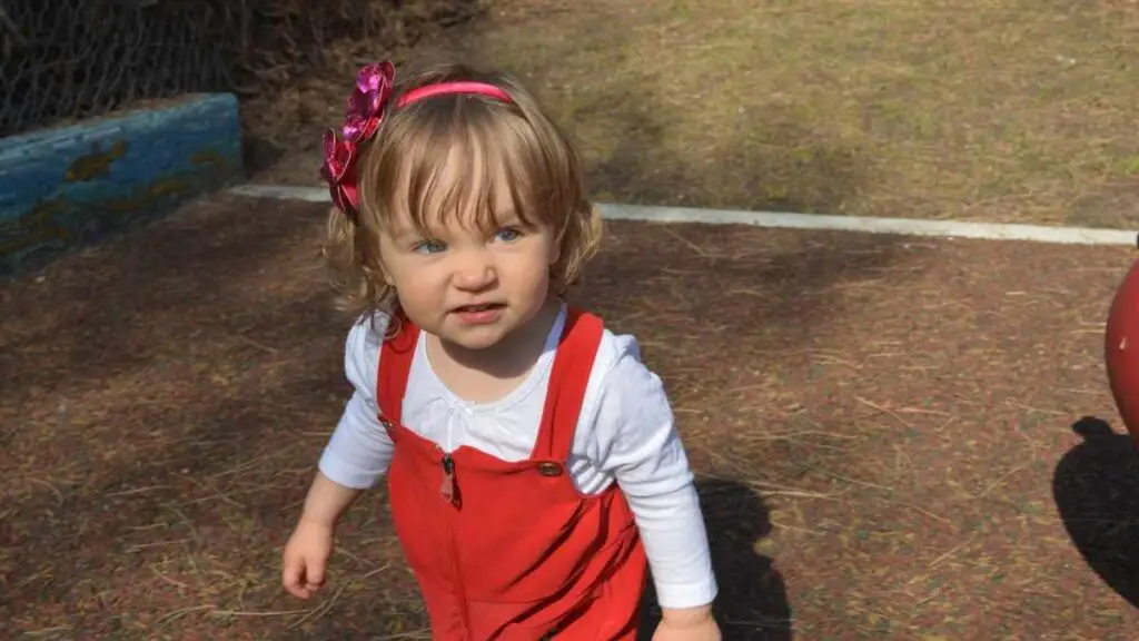 5 Positive Redirection Phrases For Toddlers - Dad Gold