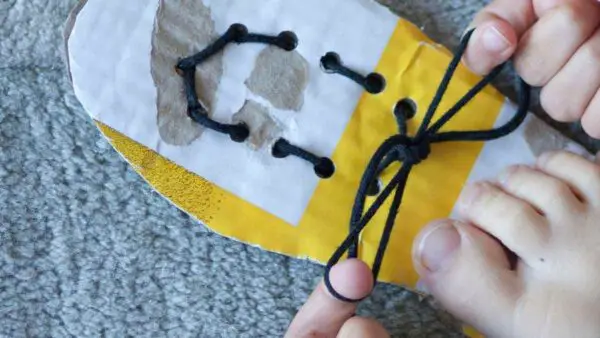 When Should Children Learn To Tie Their Shoes? How Do You Teach Them ...