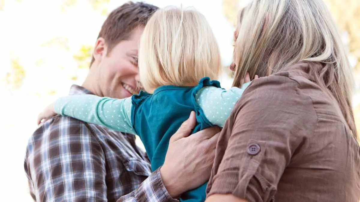 10 Awesome Things That Will Keep Your Toddlers Engaged - Dad Gold